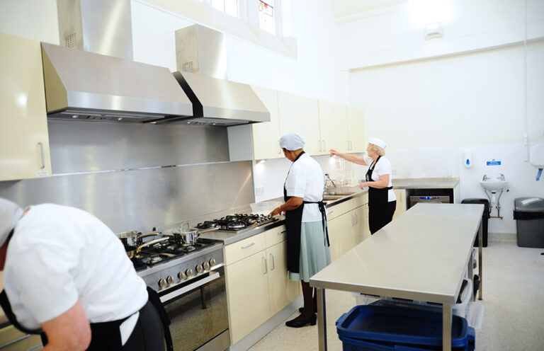 What colour should my Community Kitchen be? - steelplankitchens.co.uk